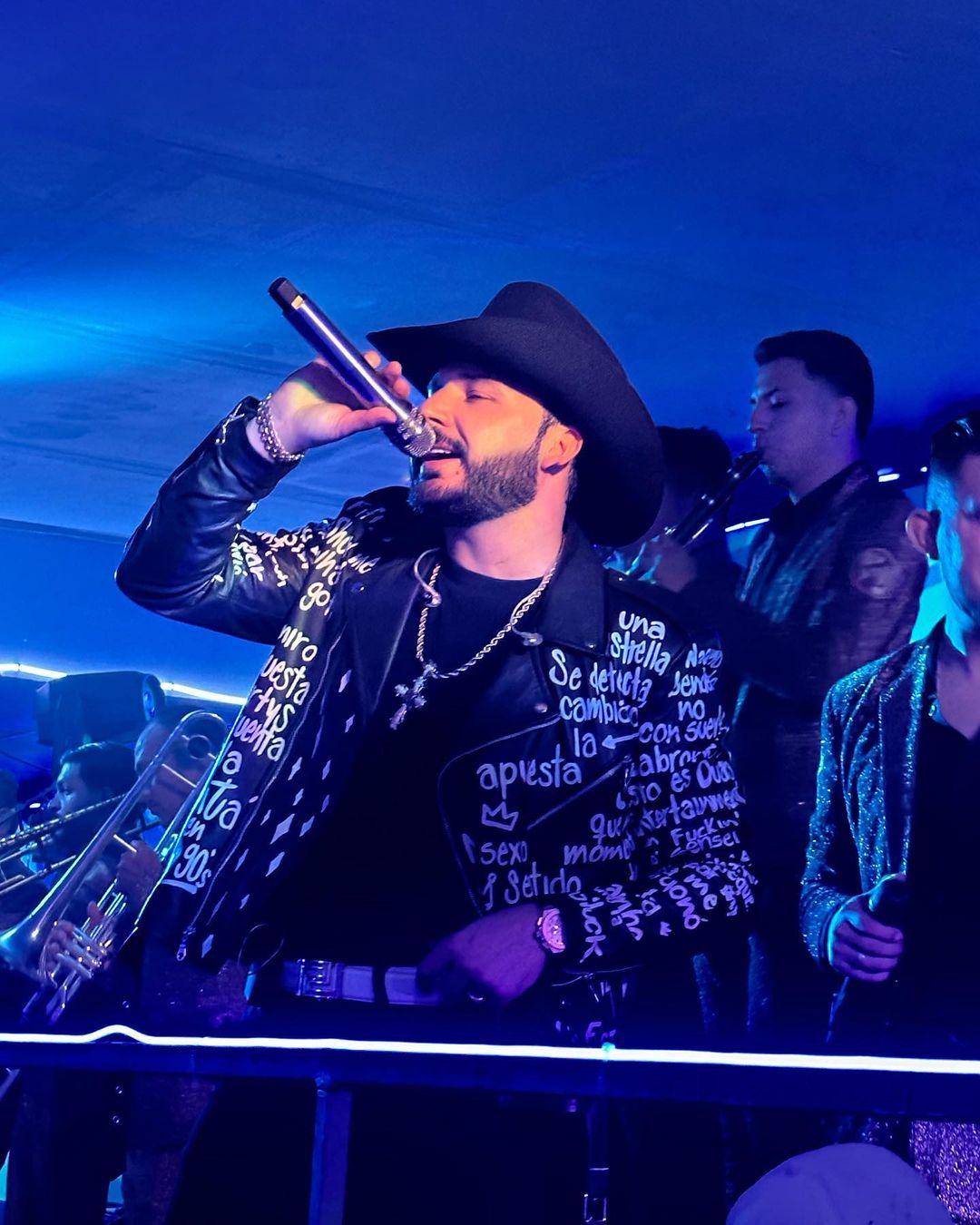 Saúl 'El Jaguar' le entra a los corridos tumbados con 'Niño de Oro ...
