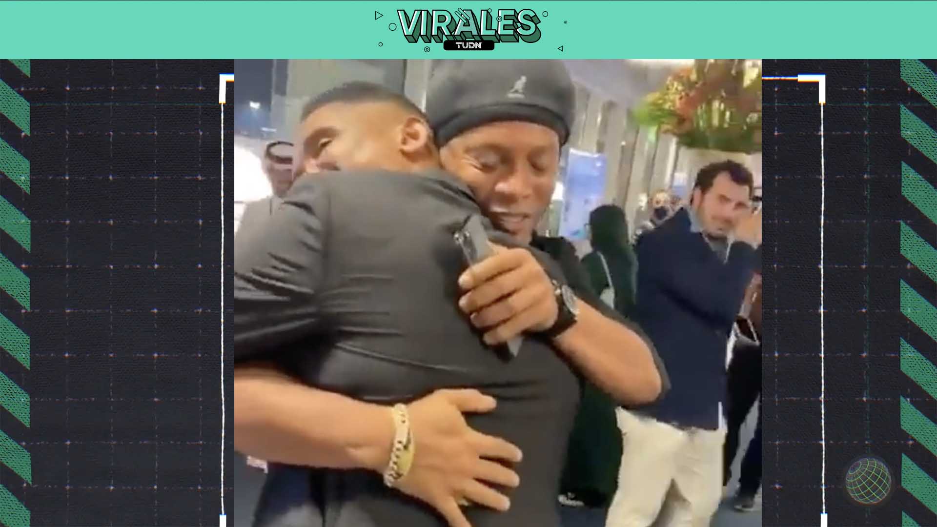 ¡Dan ganas de llorar! El emotivo reencuentro de Ronaldinho y Eto'o ...