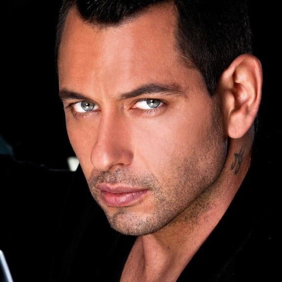 Alejandro Peniche | Las Estrellas Home Egresados | Las Estrellas