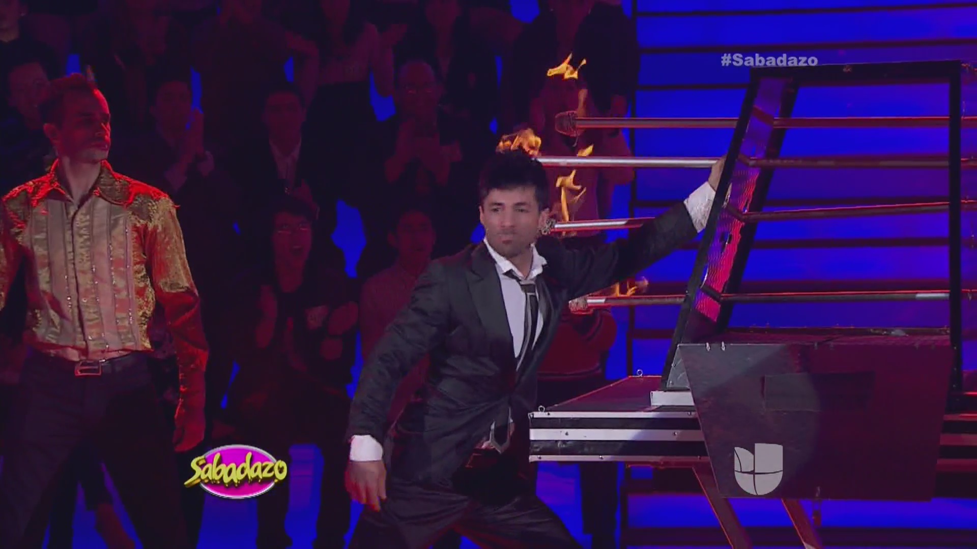 ¡Lo hizo de nuevo! Matías Race sorprendió atravesando a una mujer con ...