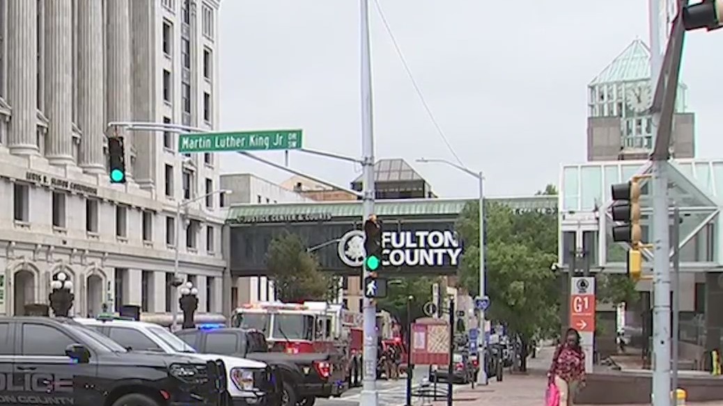 Evacúan edificio de gobierno por humo en sus instalaciones | Video ...