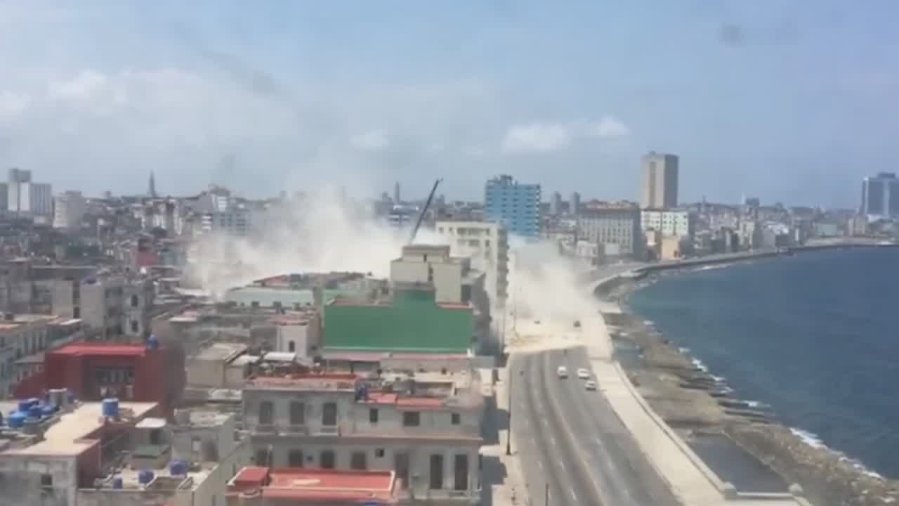 Cuba: dos edificios se derrumban en el malecón de La Habana | Video ...