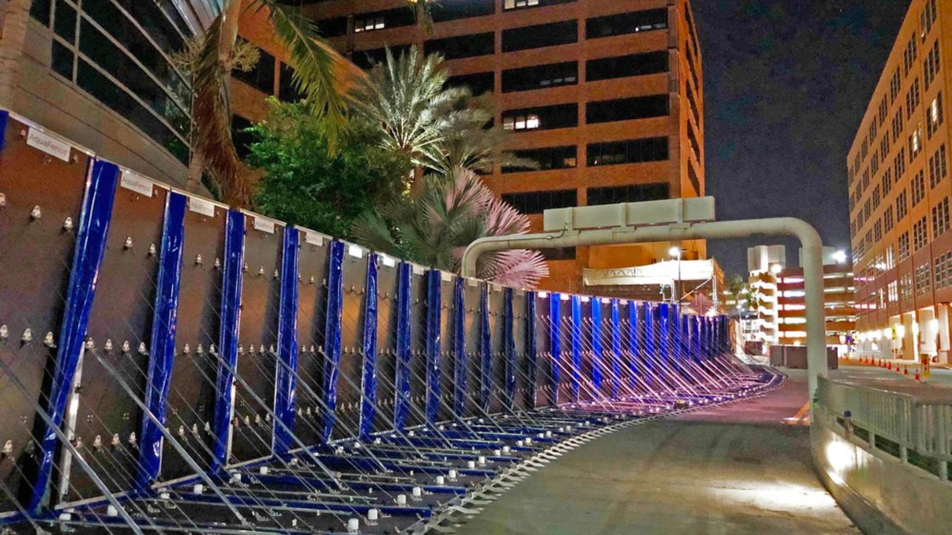 ¿Cómo funciona AquaFence? La barrera que protegió al Hospital de Tampa ...