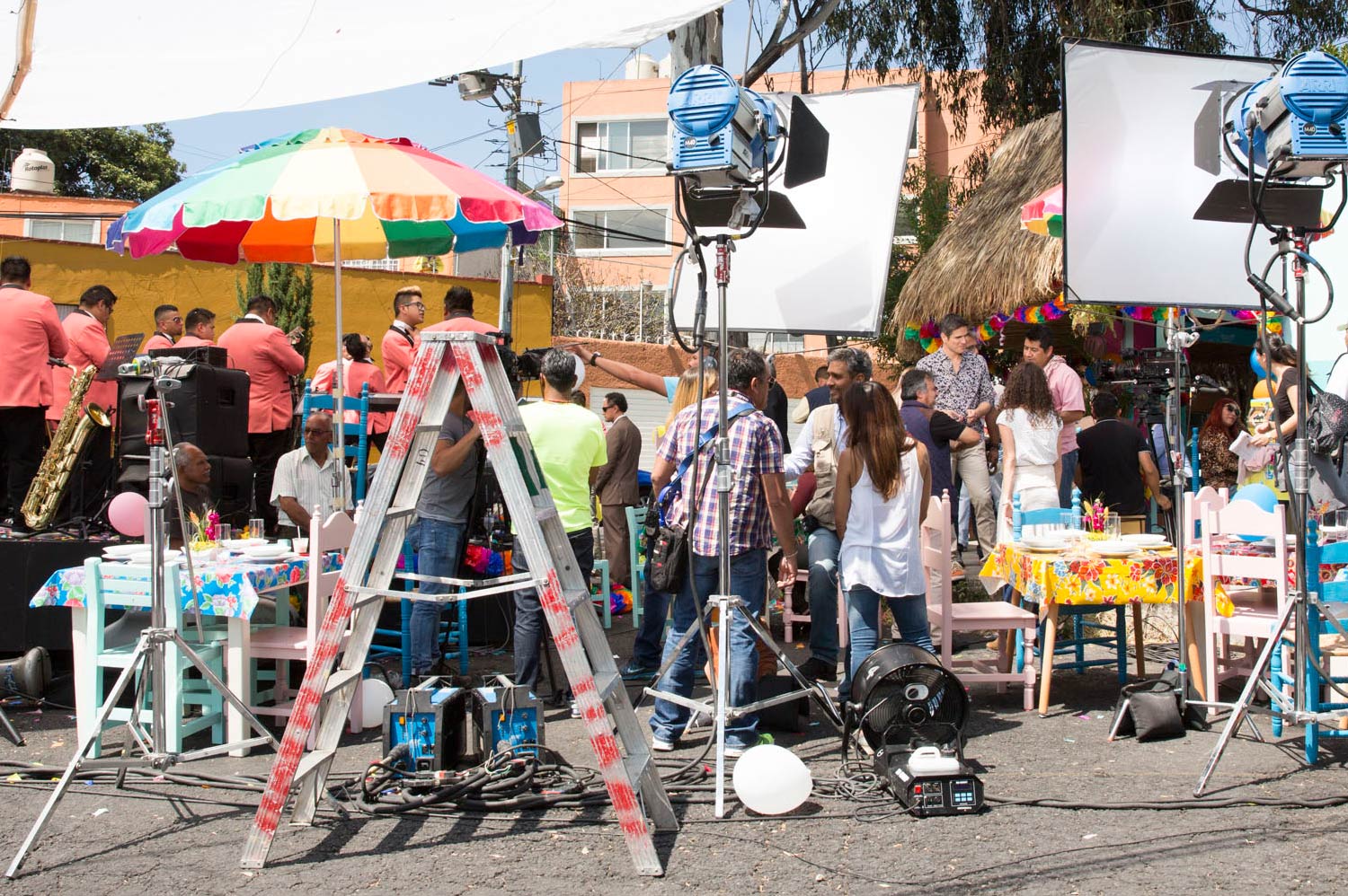 Despertar contigo La fiesta de Tulia Fotos | Las Estrellas Home ...