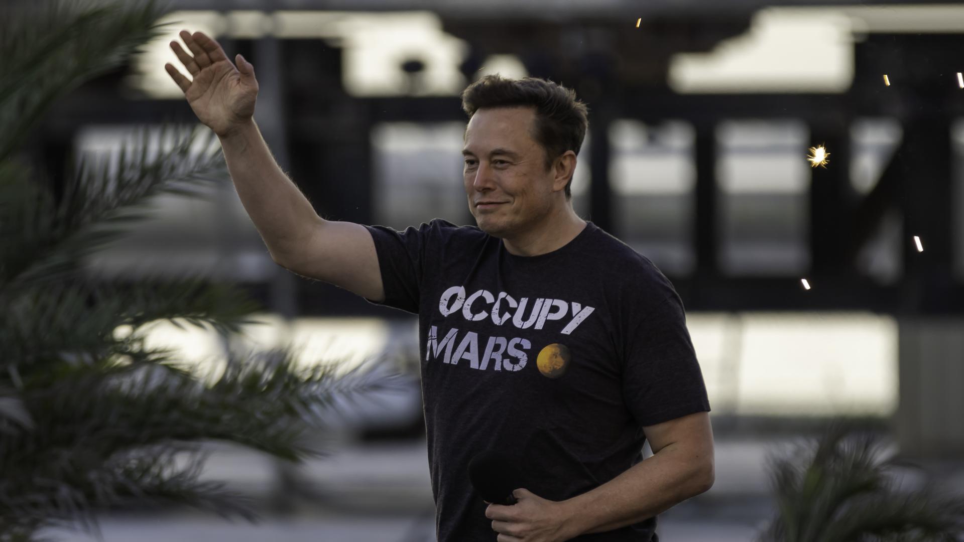 Elon Musk concreta la compra de Twitter: qué puede cambiar en la red ...