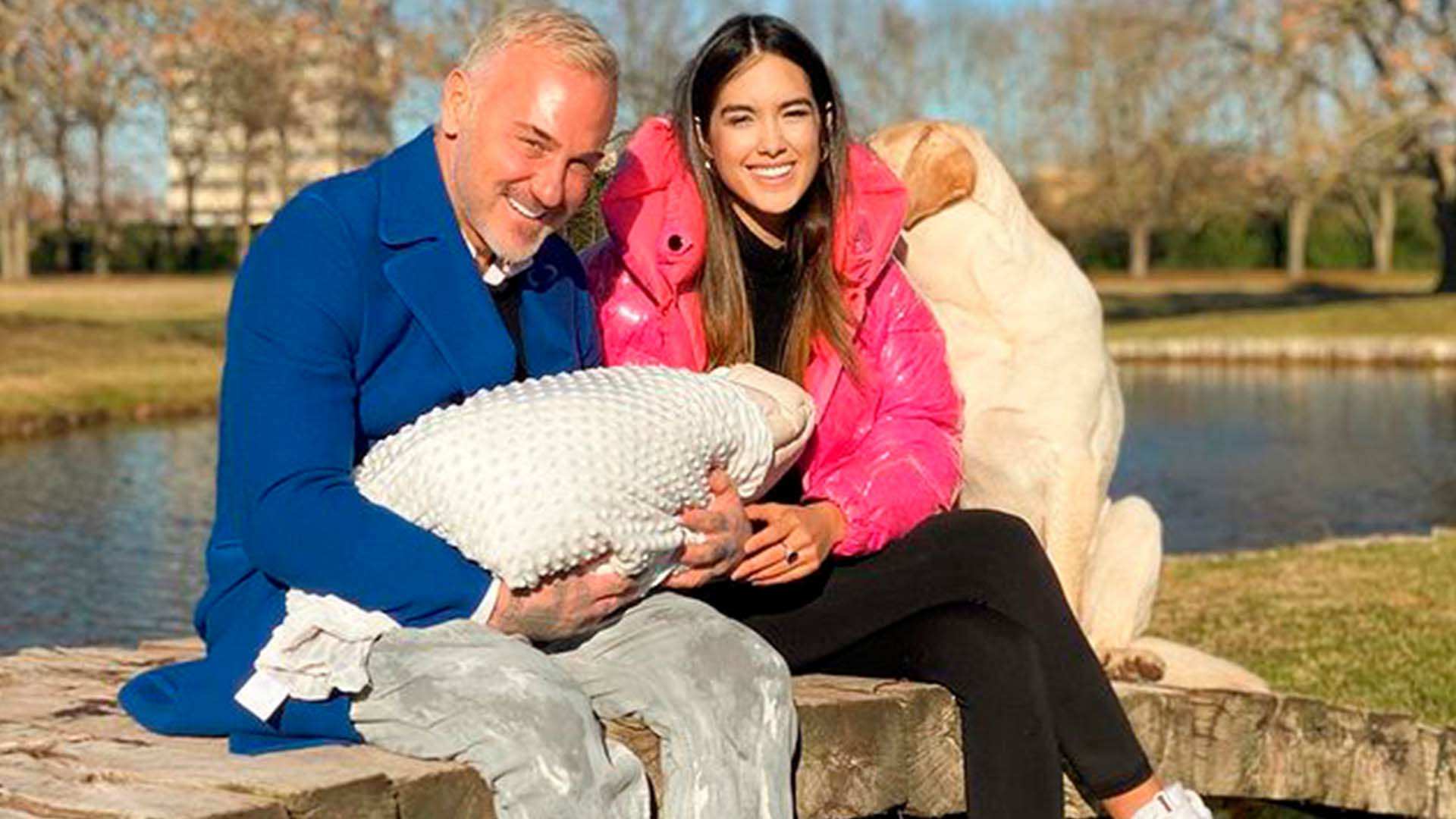 Sharon Fonseca cambia las elegantes bolsas por pañaleras para su bebé ...