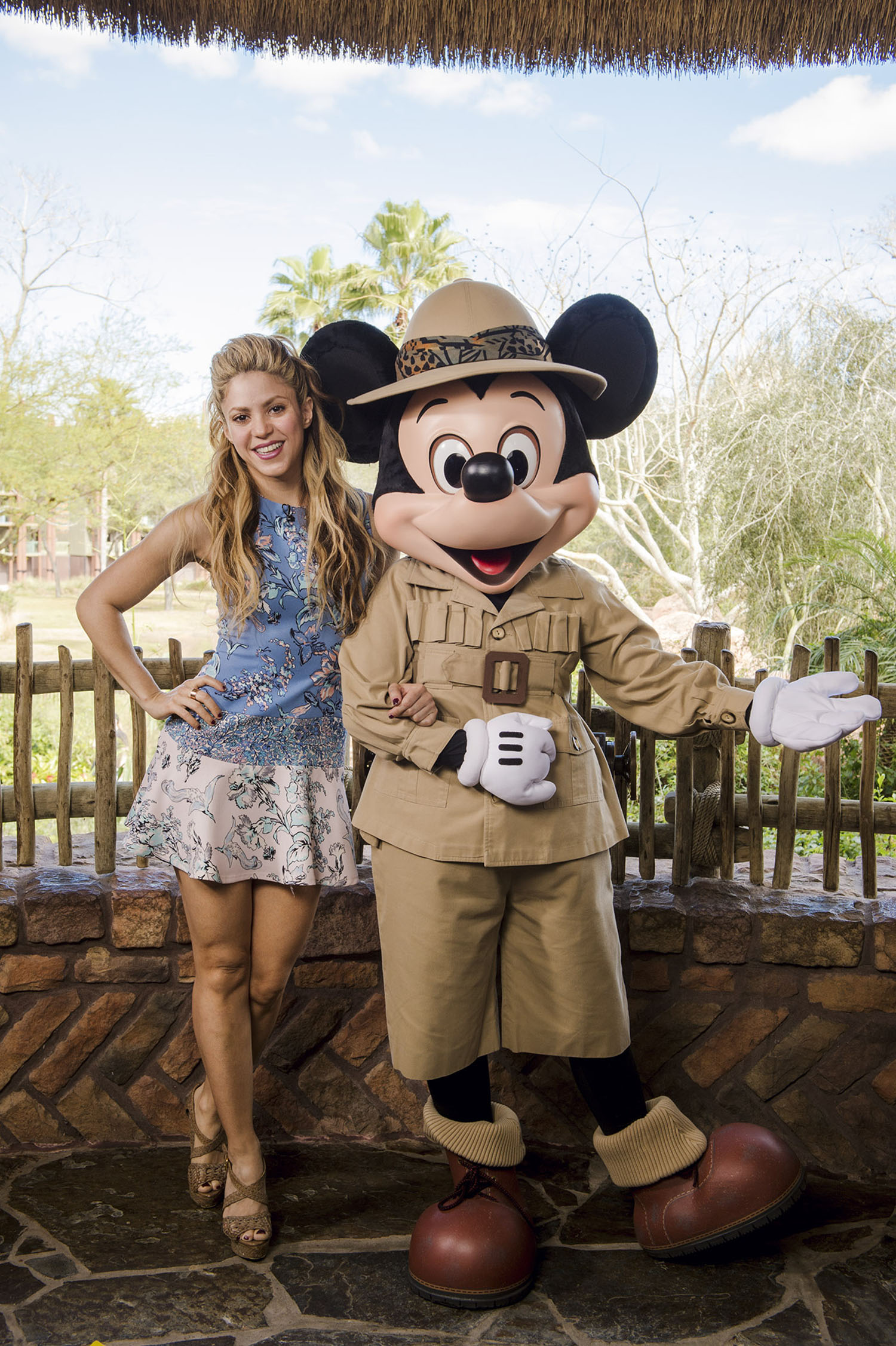 Shakira visita Disney | Univision Famosos | Univision
