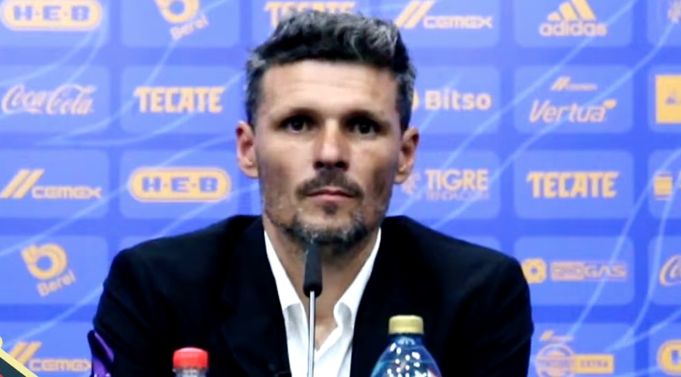 'Tano' se quita reflectores: "hablen de los jugadores, ellos son los ...