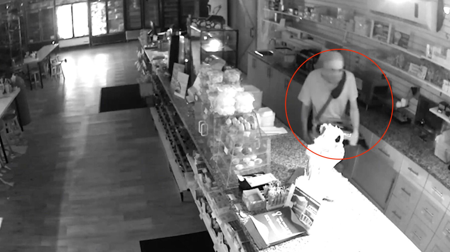 Si lo reconoce, llame a la policía: quedó captado en cámara robando en ...