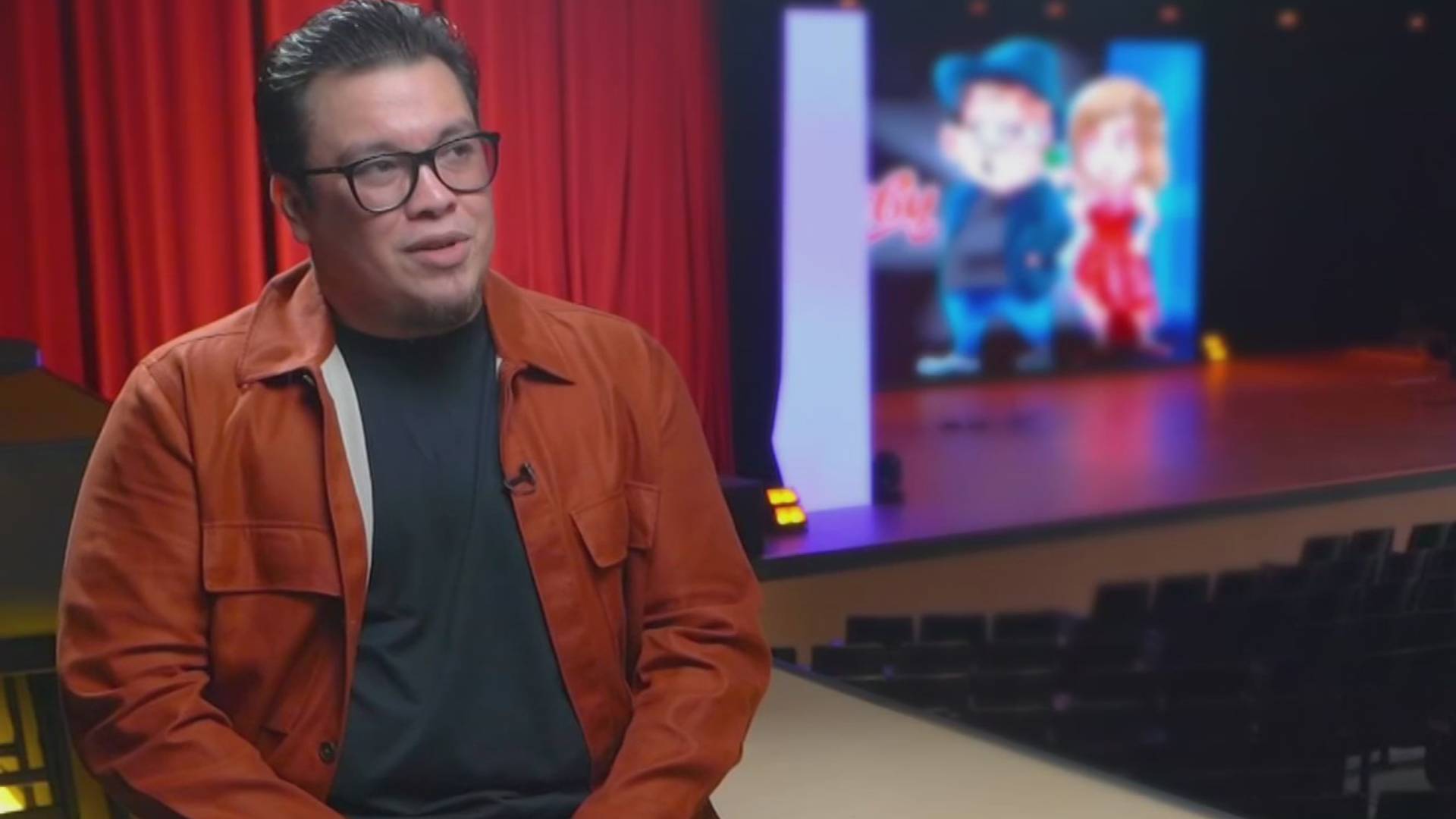 Se burla de todo, incluso de su familia: así se gana la vida el ...