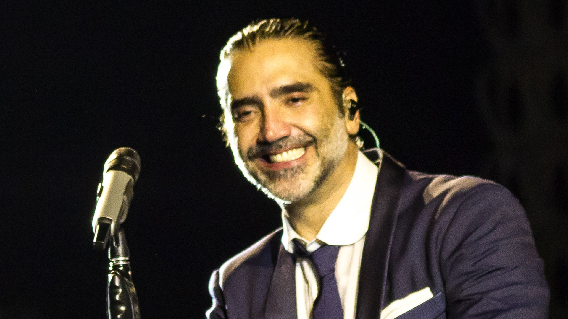 ¿Un poco ronco? Alejandro Fernández tan lindo que canta pero que ...