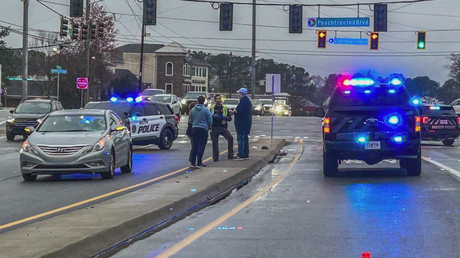 Peatón quedó gravemente herido en Duluth por no respetar un semáforo ...