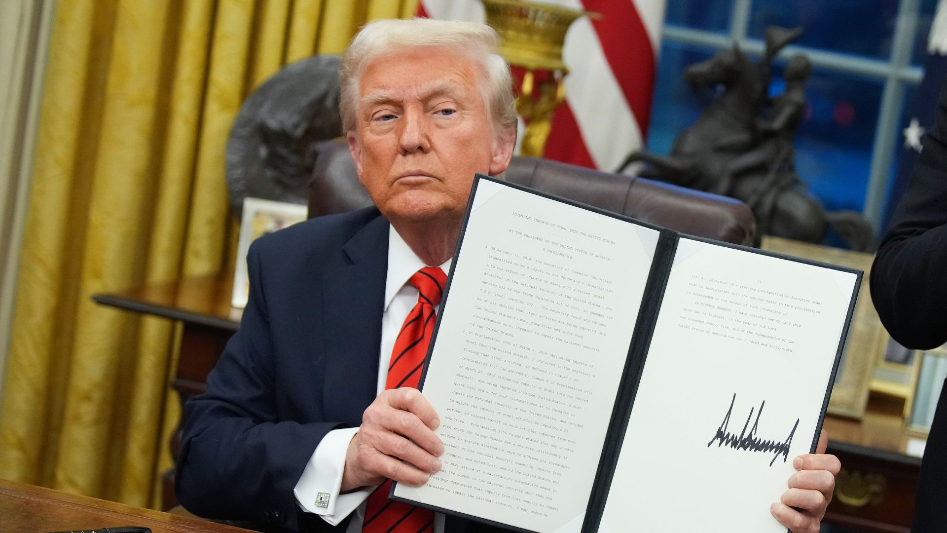 Trump firma una orden con aranceles del 25% a importaciones de acero y aluminio: así afectará tu ...