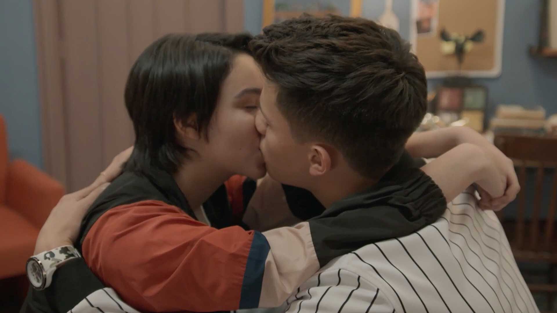 Clara encuentra a Itzel y a Benjamín juntos en la cama | Shows El amor invencible | Las Estrellas