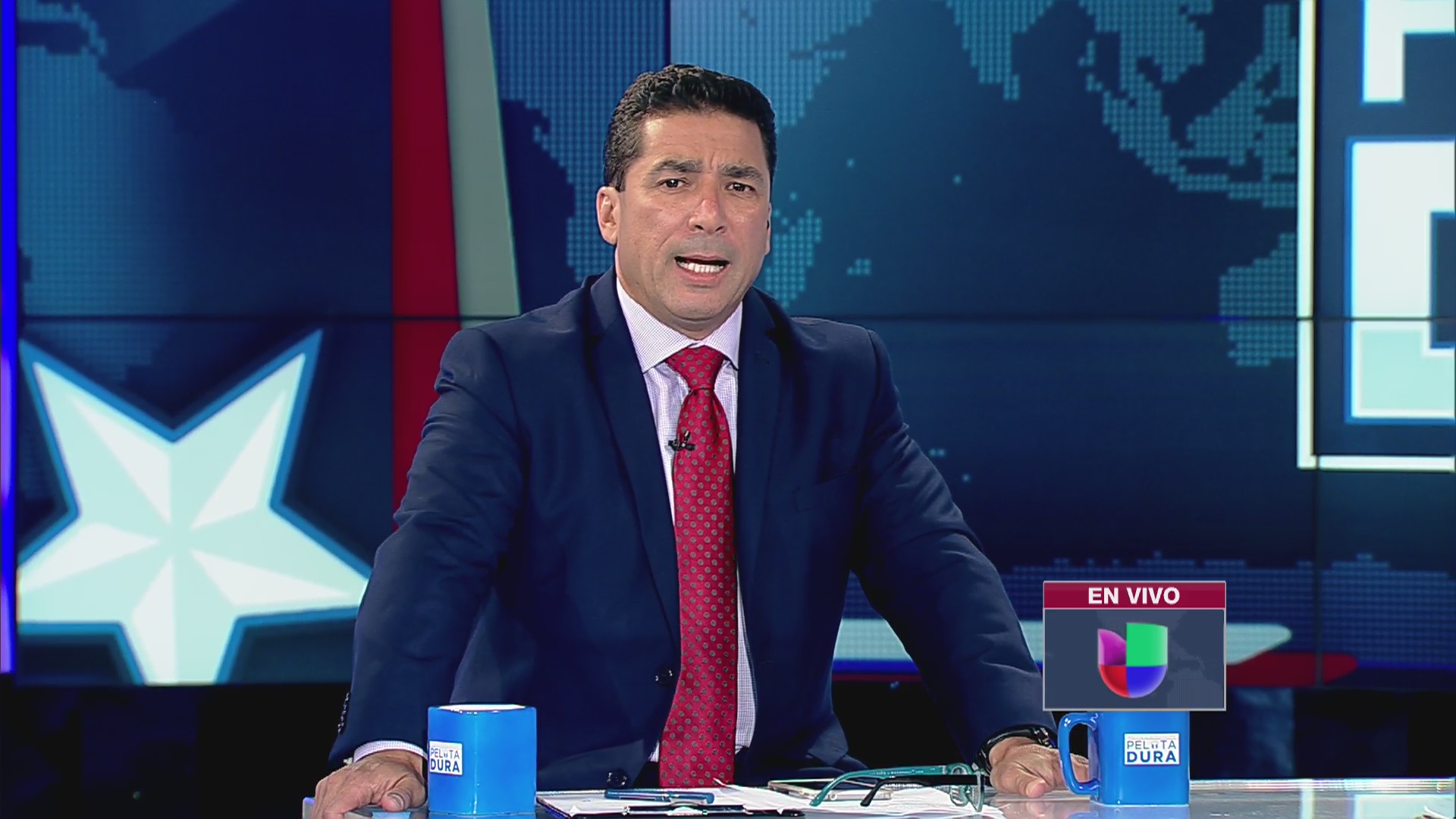 Falleció el actor, locutor y declamador Raúl Carbonell, padre | Video ...