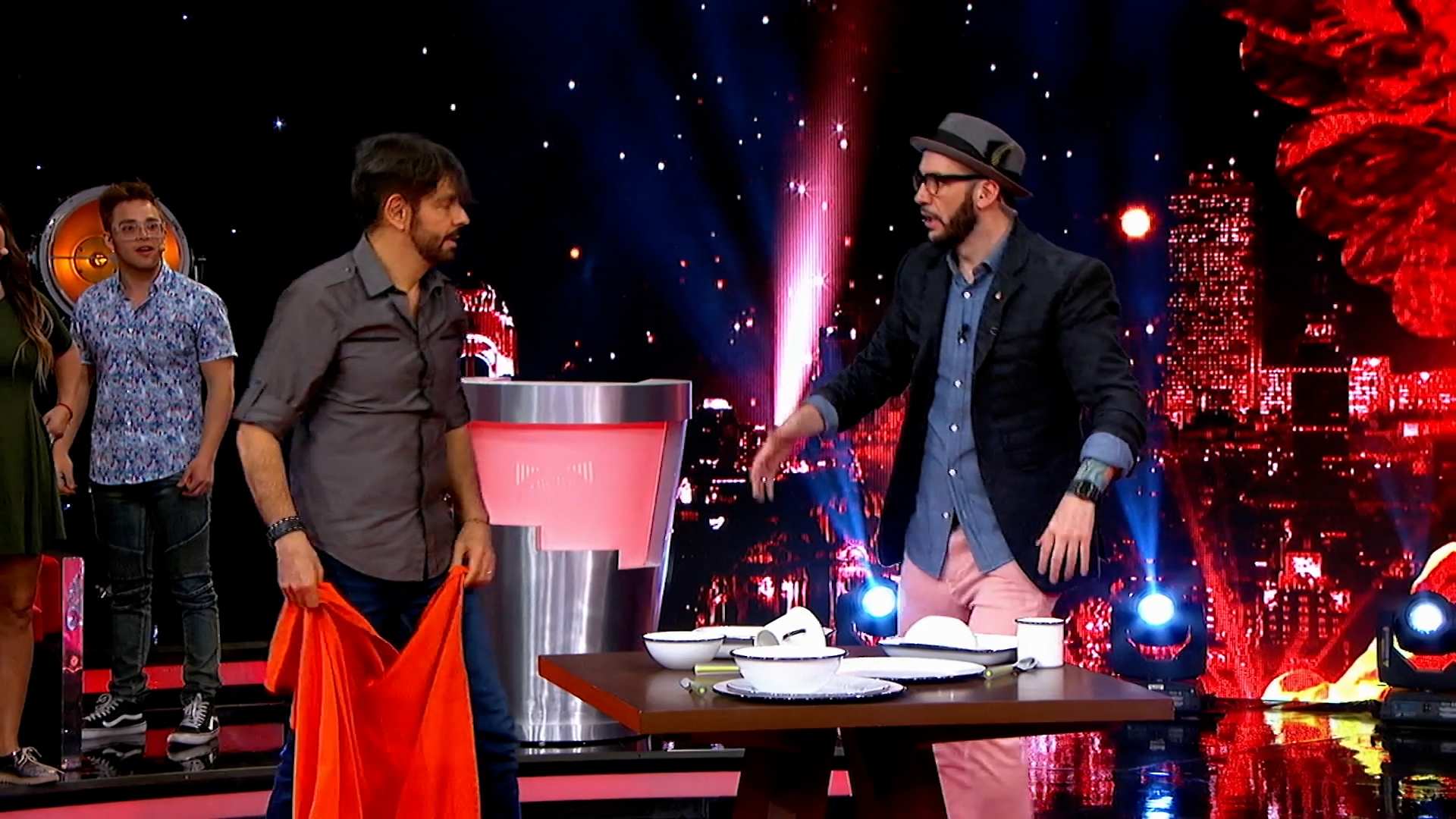 Córtale, mi chavo: Faisy le ayudó a ganar a Derbez en 'Jálame Ésta ...