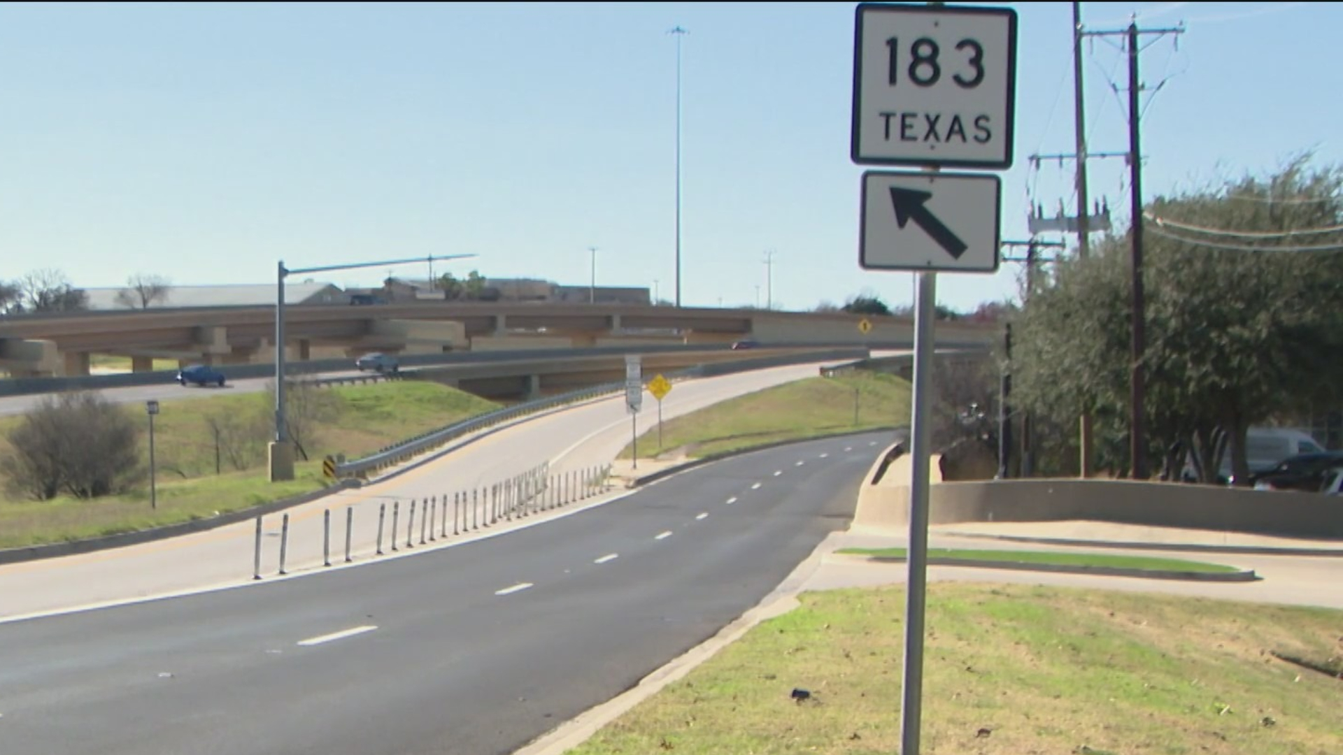 Mujer muere atropellada cuando esperaba una grúa para su auto en la ...