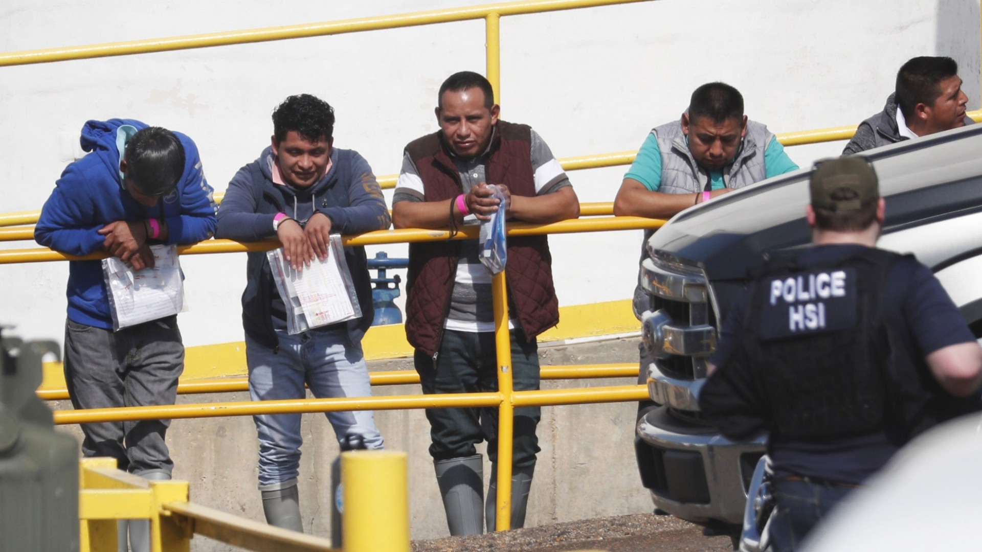 Chicago levanta su voz contra las redadas de ICE que tienen en vilo a ...