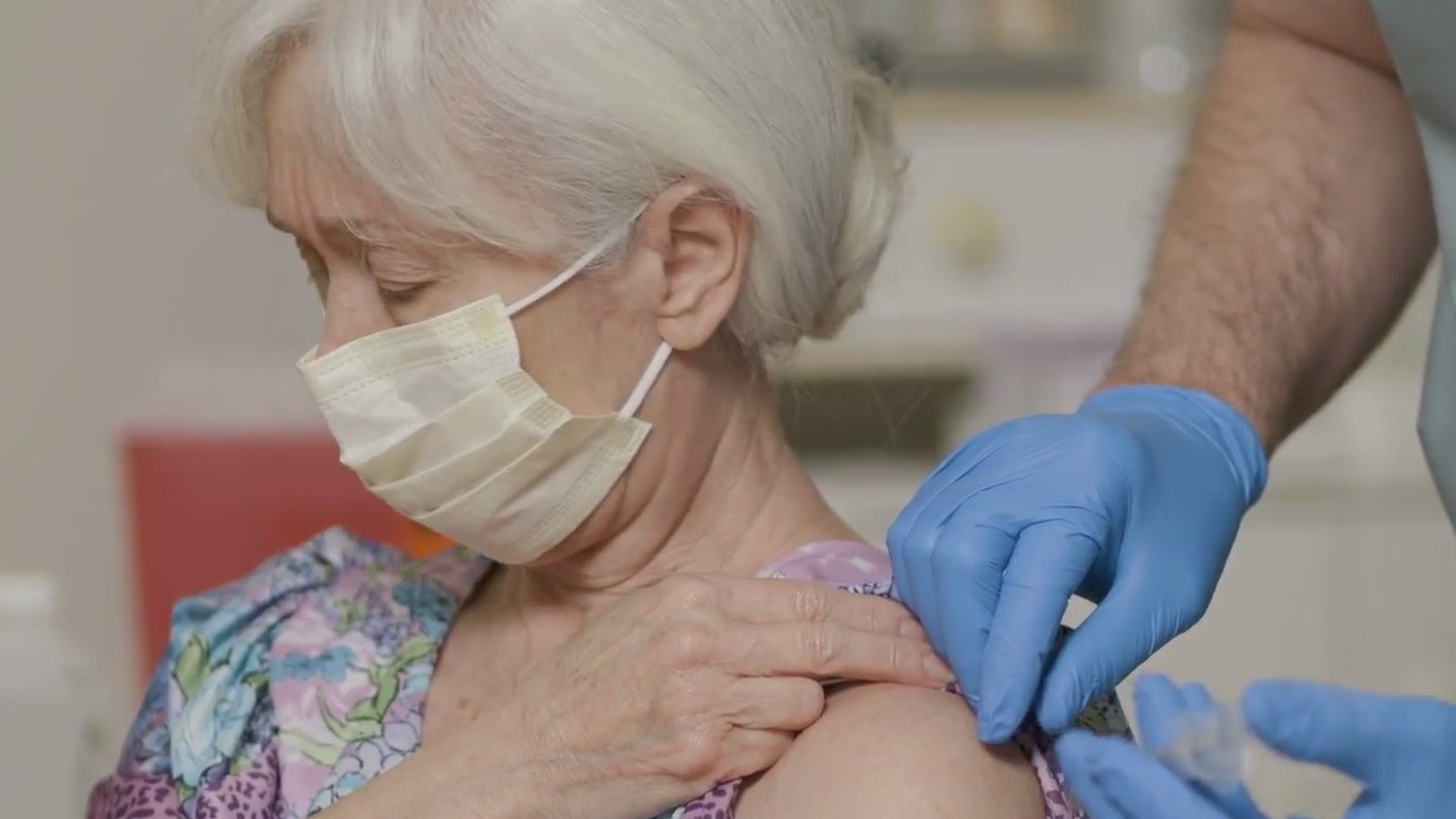 Importancia de vacunación contra Covid-19 e Influenza en esta temporada ...