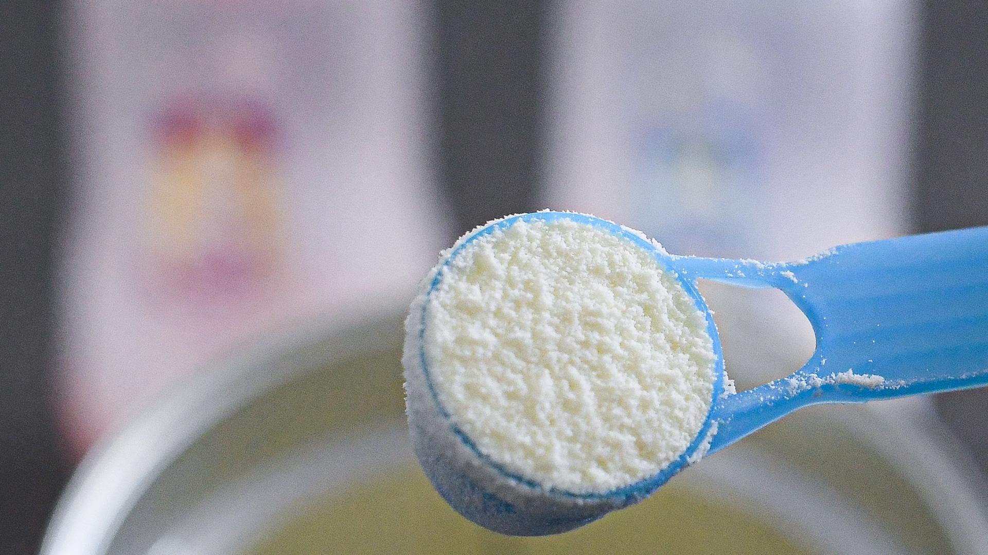 Esto es lo que puedes hacer si no encuentras fórmula para tu bebé ...