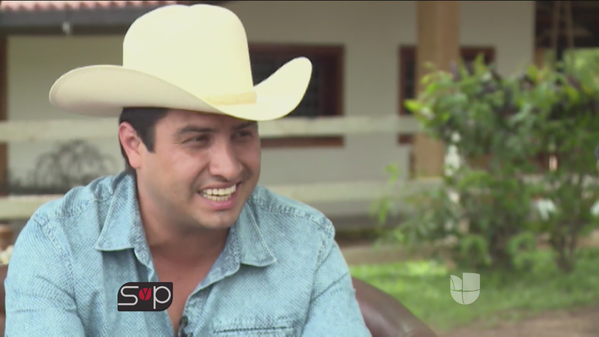 Julión Álvarez salió bien librado de la demanda que tenía en su contra ...