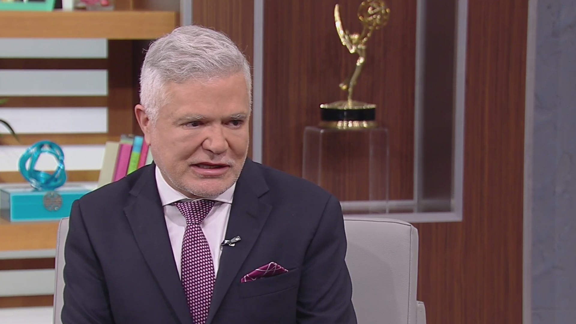 El Dr. Carlos Buenrostro reveló a cuántos artistas les ha corregido el cuerpo | Shows El Gordo y ...