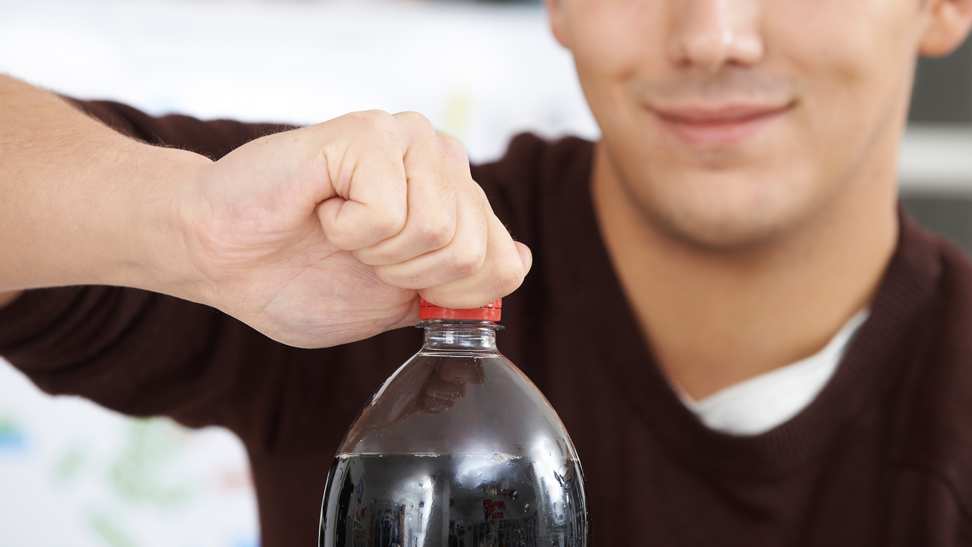 ¿Qué sucede en tu cuerpo cuando consumes una soda? | Shows Primer ...