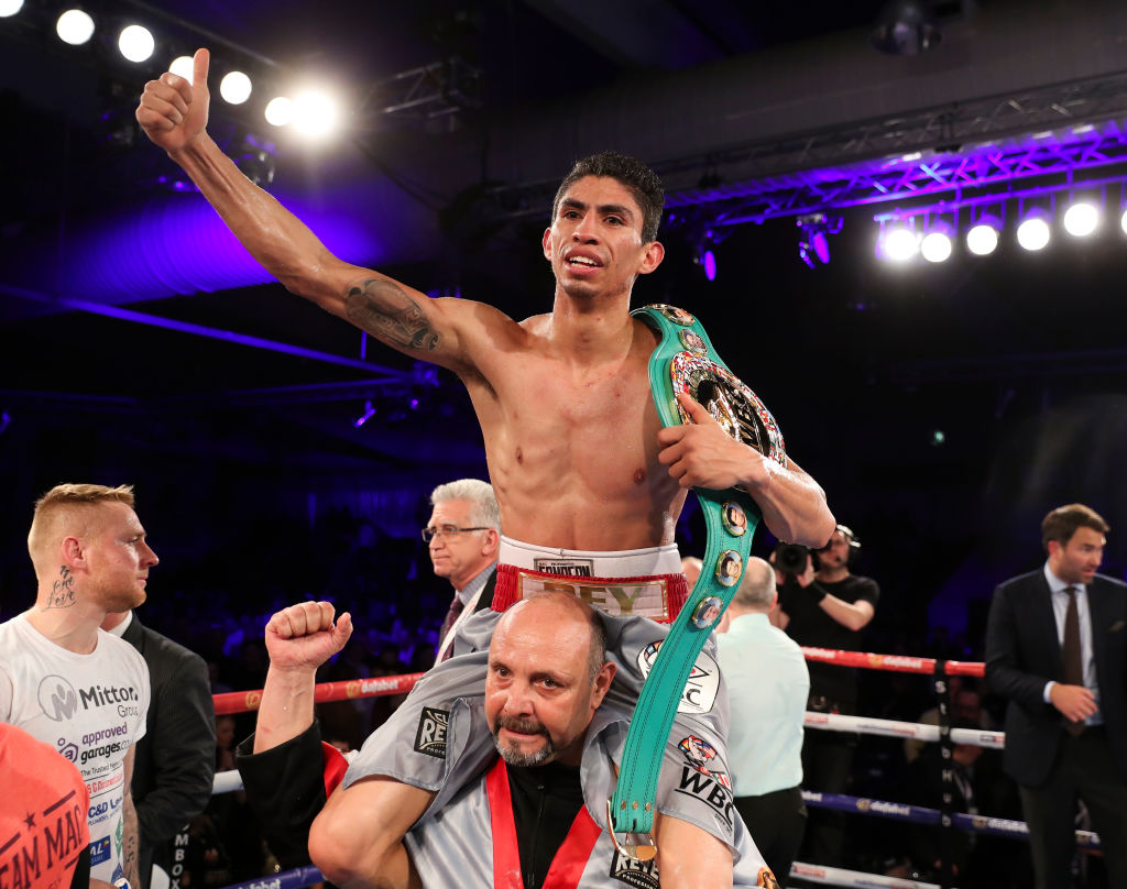 El mexicano Rey Vargas se proclamó campeón supergallo del CMB ...