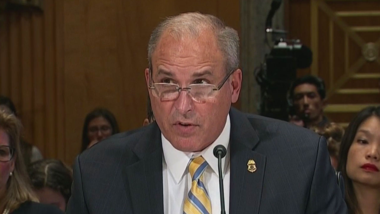 CBP chief wants to open new detention centers at the border | Univision ...