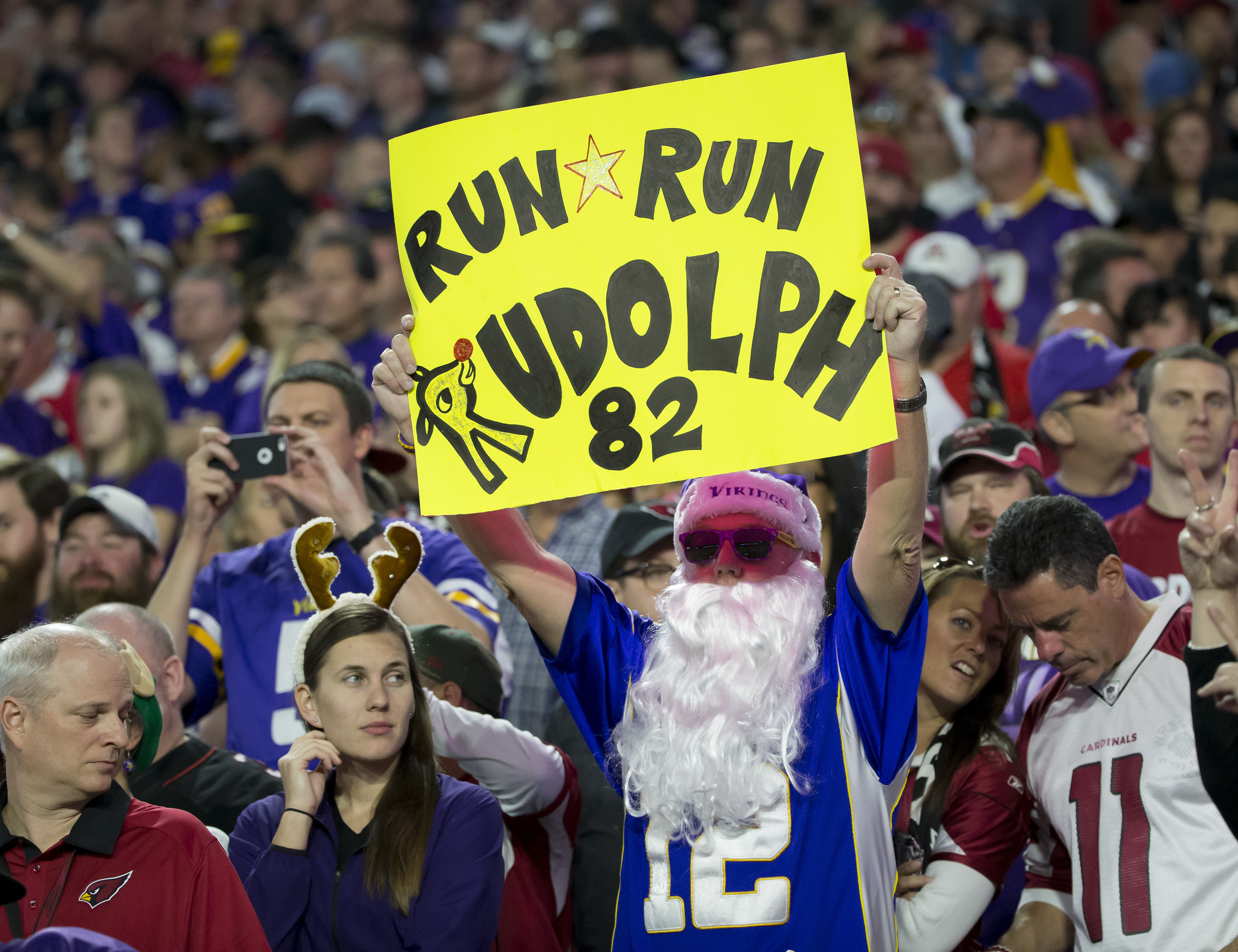 Los fans encienden el espíritu navideño y la pasión en la NFL ...