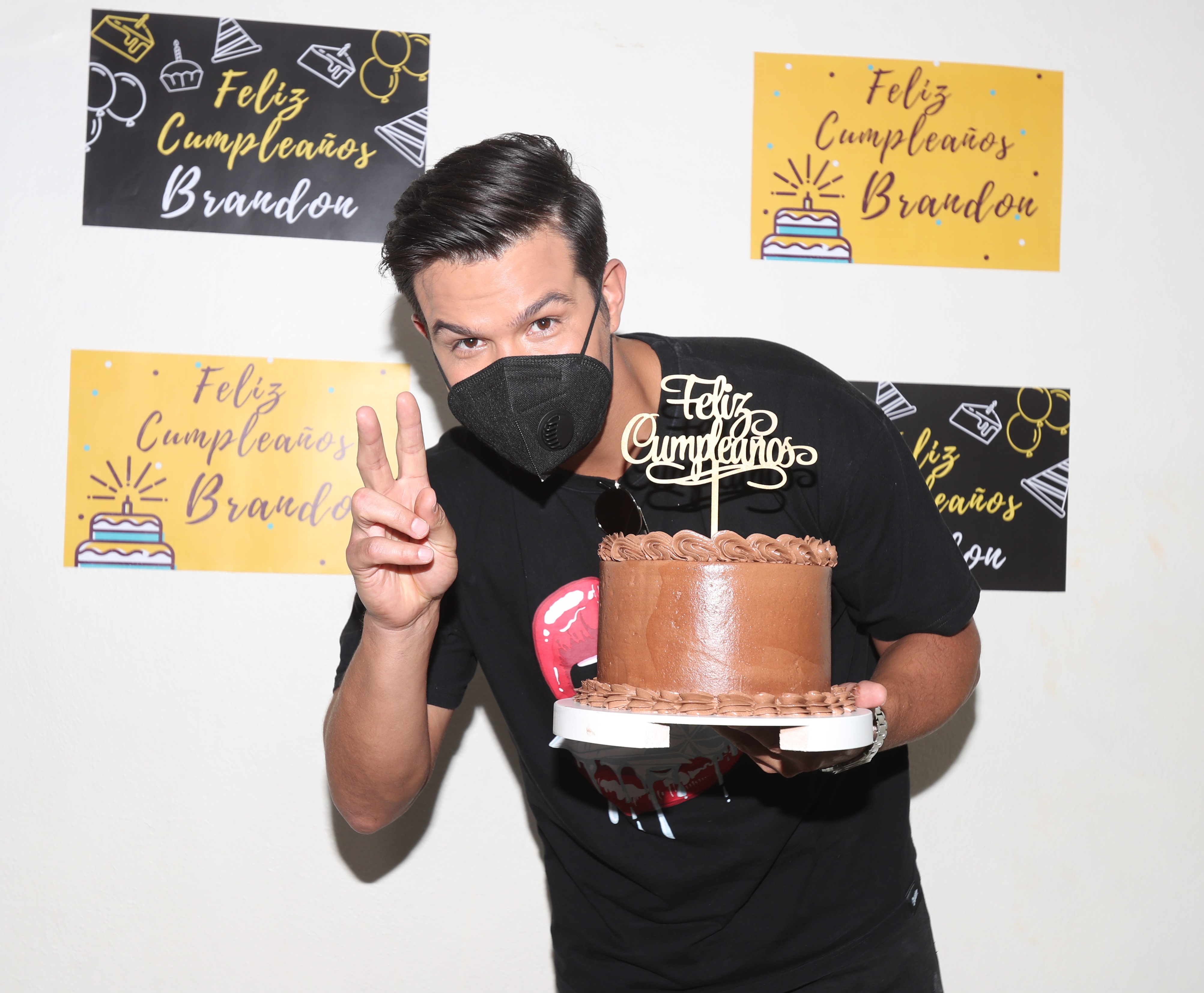 Producción de Ignacio Sada festeja cumpleaños de Brandon Peniche | Home ...