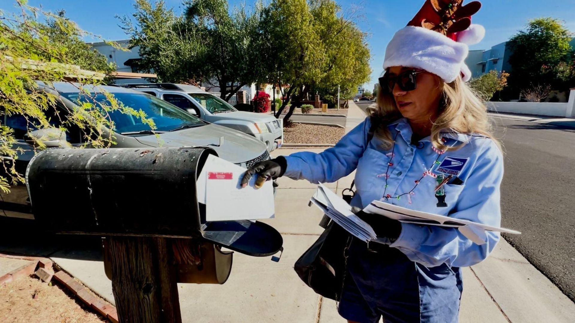 El trabajo del Servicio de Correo Postal de EEUU en Navidad y Año Nuevo ...
