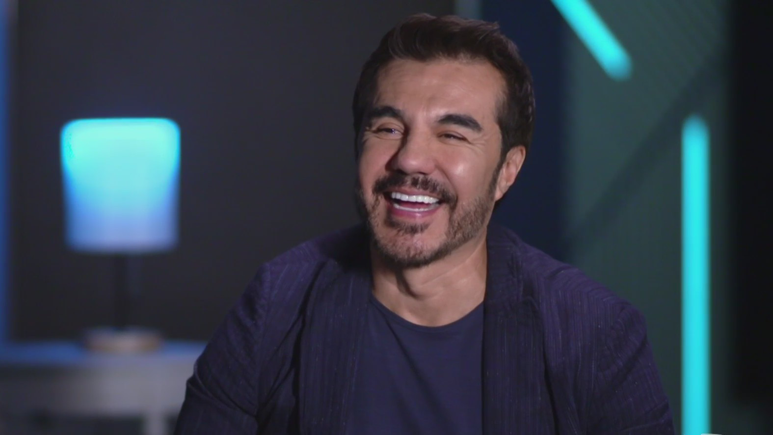 El comediante Adrián Uribe revela detalles de su vida y habla de los ...