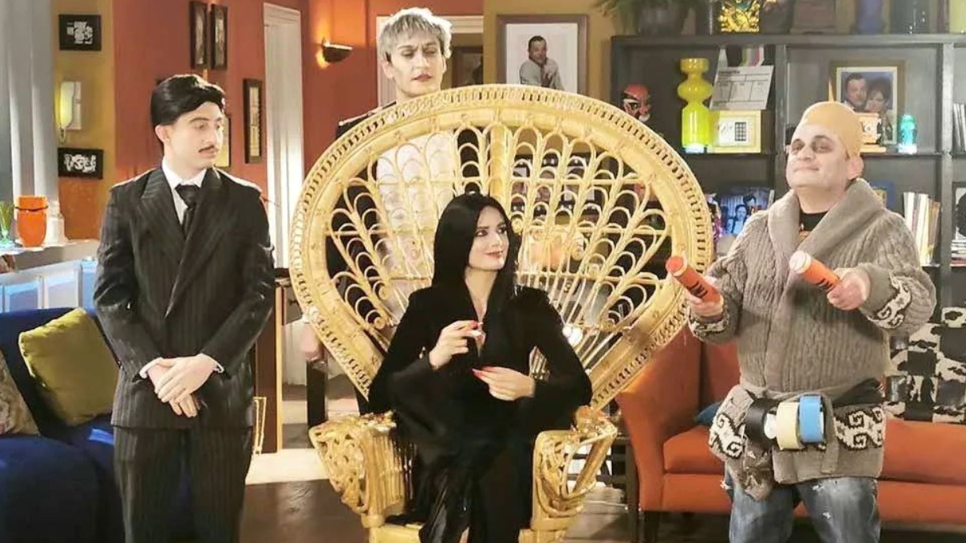 Vecinos: la vez que los personajes se transformaron en los Locos Addams ...