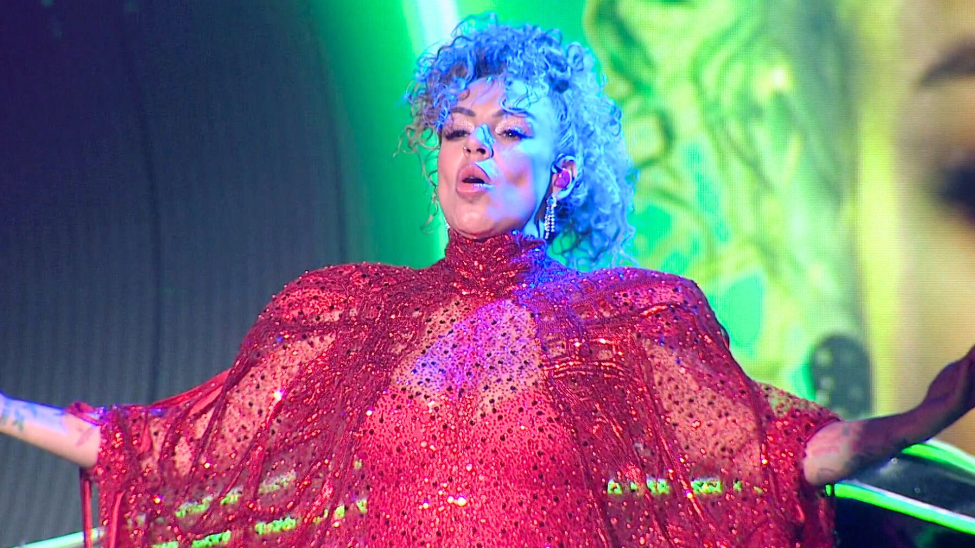 Maía le gana a Santi ser mentora de Santrich y le promete llegar en ...