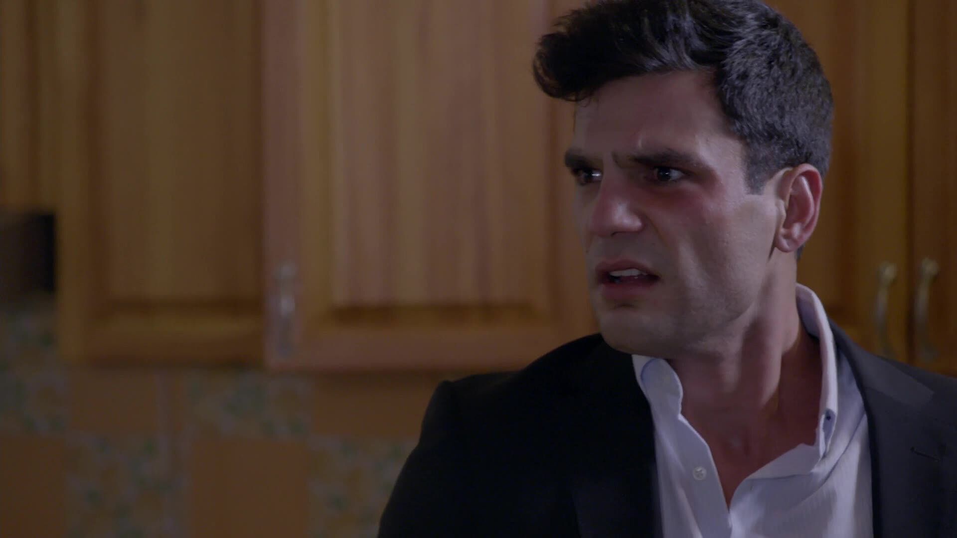 La Rosa de Guadalupe: Axel tiene problemas con el novio de su ‘roomie’ | Shows La Rosa de ...