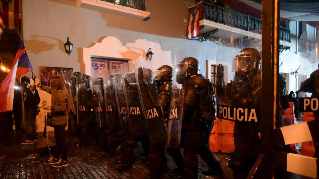 La Policía de Puerto Rico justifica uso de gases por agresiones de ...
