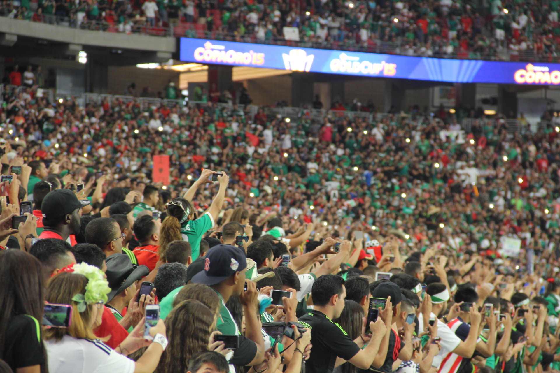 ¡Estadio repleto grita por México! | Deportes Copa Oro | TUDN Univision