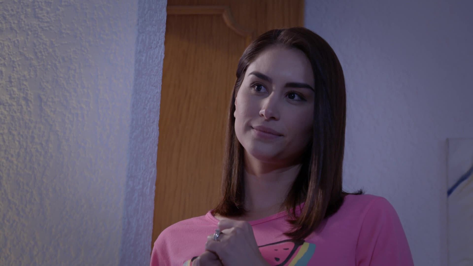 La Rosa de Guadalupe: Natalia lo deja todo por ayudar a una extraña y ...