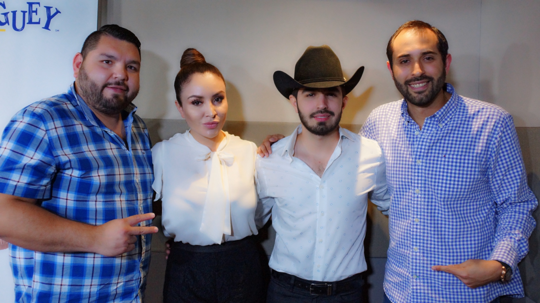 Joss Favela impuso su romanticismo en el Free-guey show | Estaciones de ...