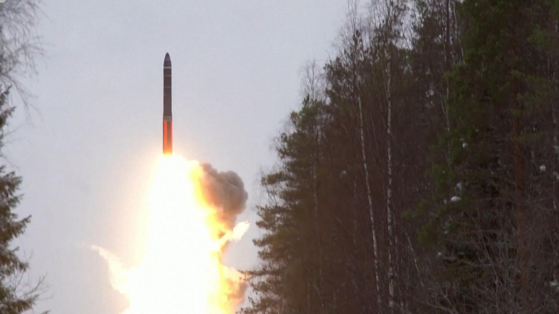 Rusia prueba misiles con capacidad nuclear en medio de la crisis con ...