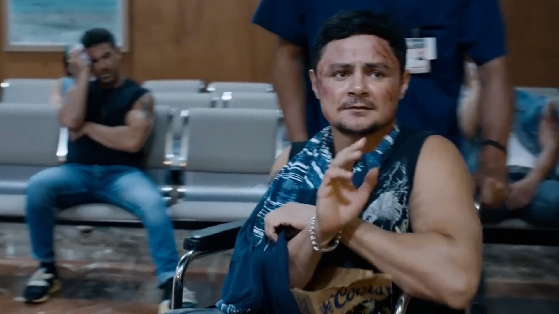 El comediante Arturo Castro nos cuenta el reto más grande al filmar Road House | Entretenimiento ...