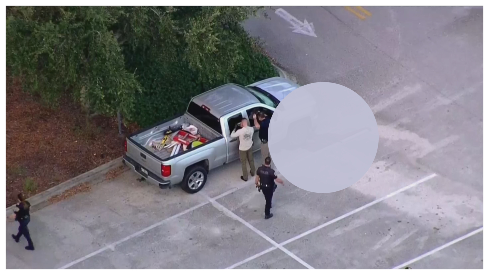 Hallan cadáver dentro de una camioneta en el estacionamiento de un Walmart de Broward | Video ...