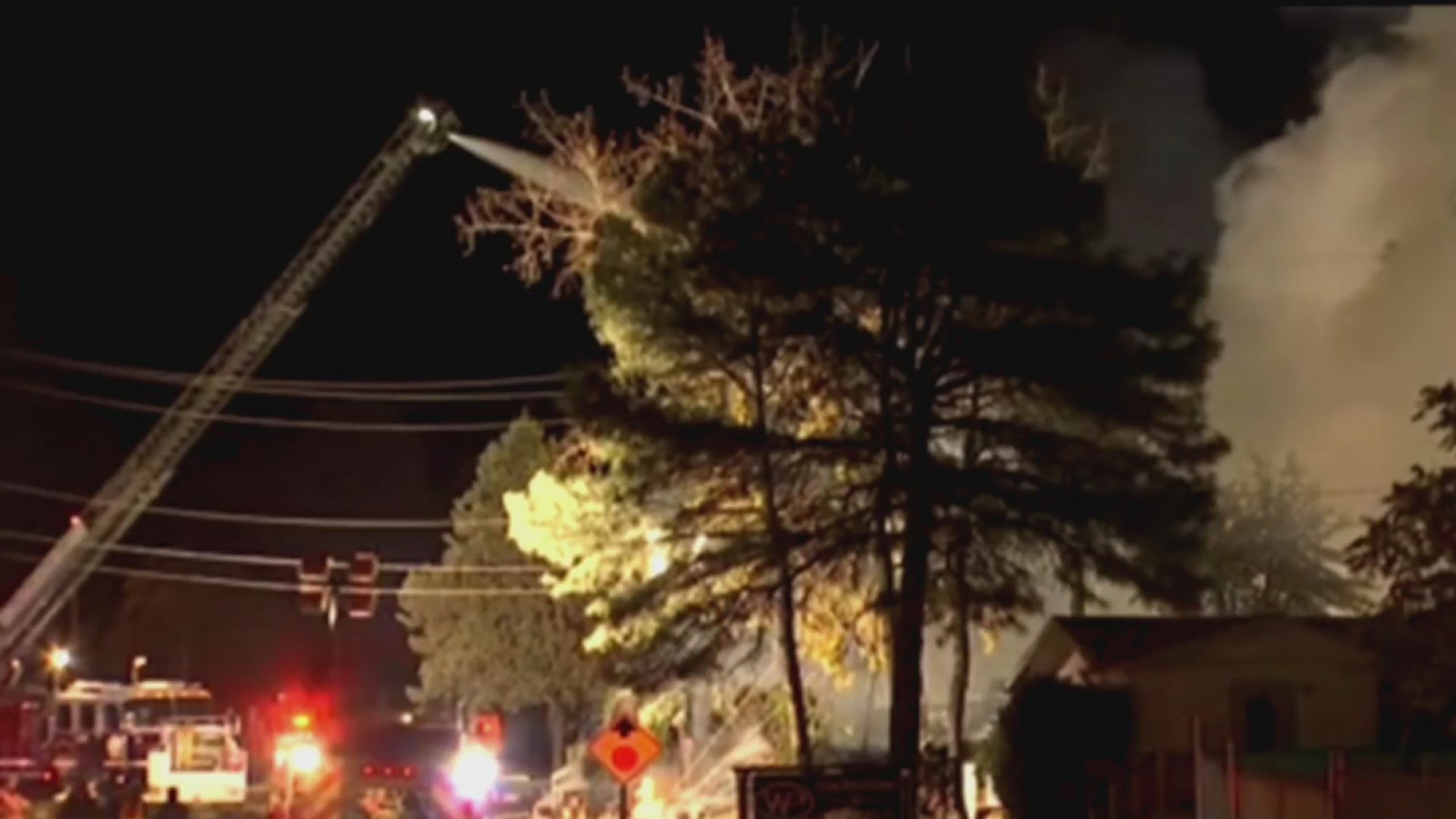 Brutal explosión reduce a cenizas unos apartamentos en Arizona | Shows ...