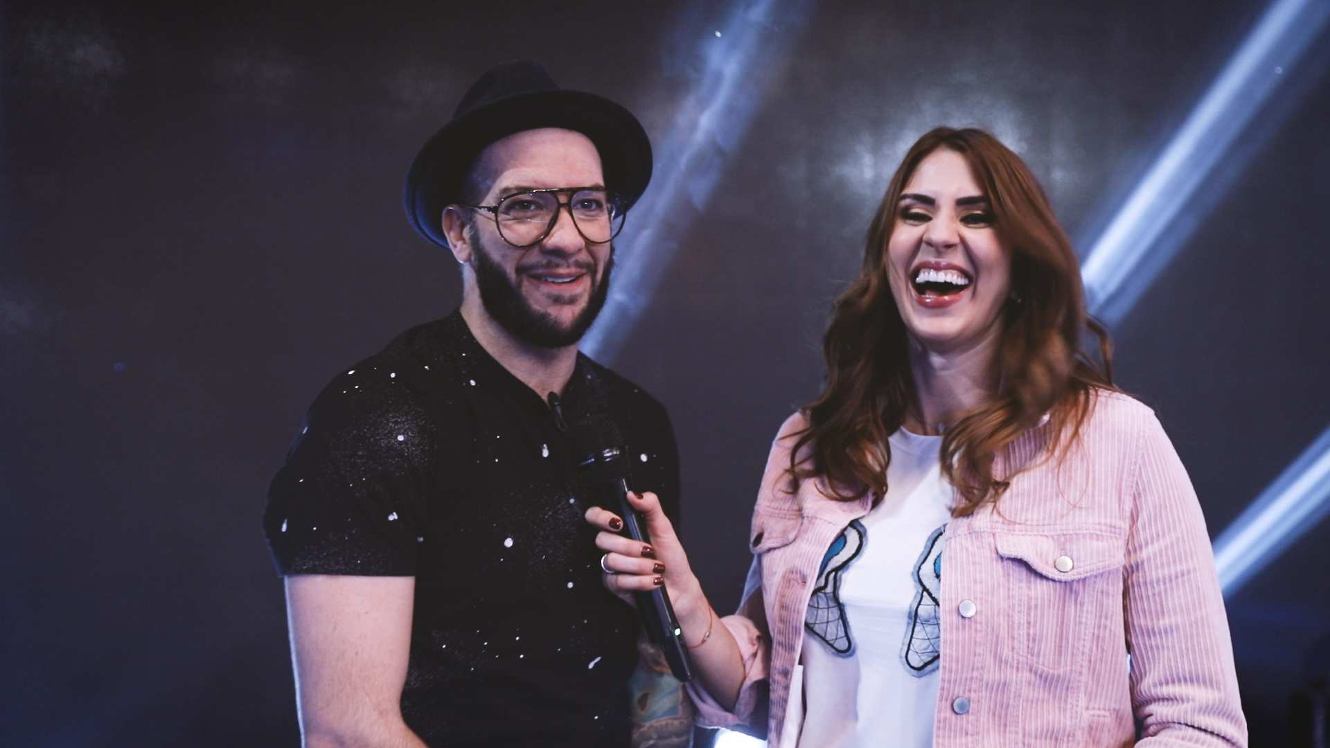 Faisy sufre con los toques en Me Caigo de Risa | Shows Canal 5 | Canal5