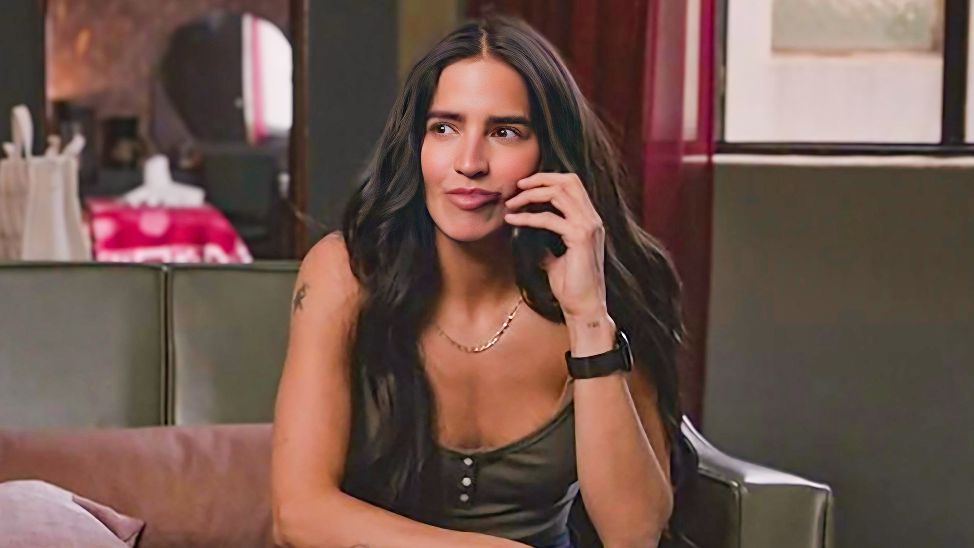 LALOLA: Lola acepta una cita romántica con Facundo | Series LALOLA ...