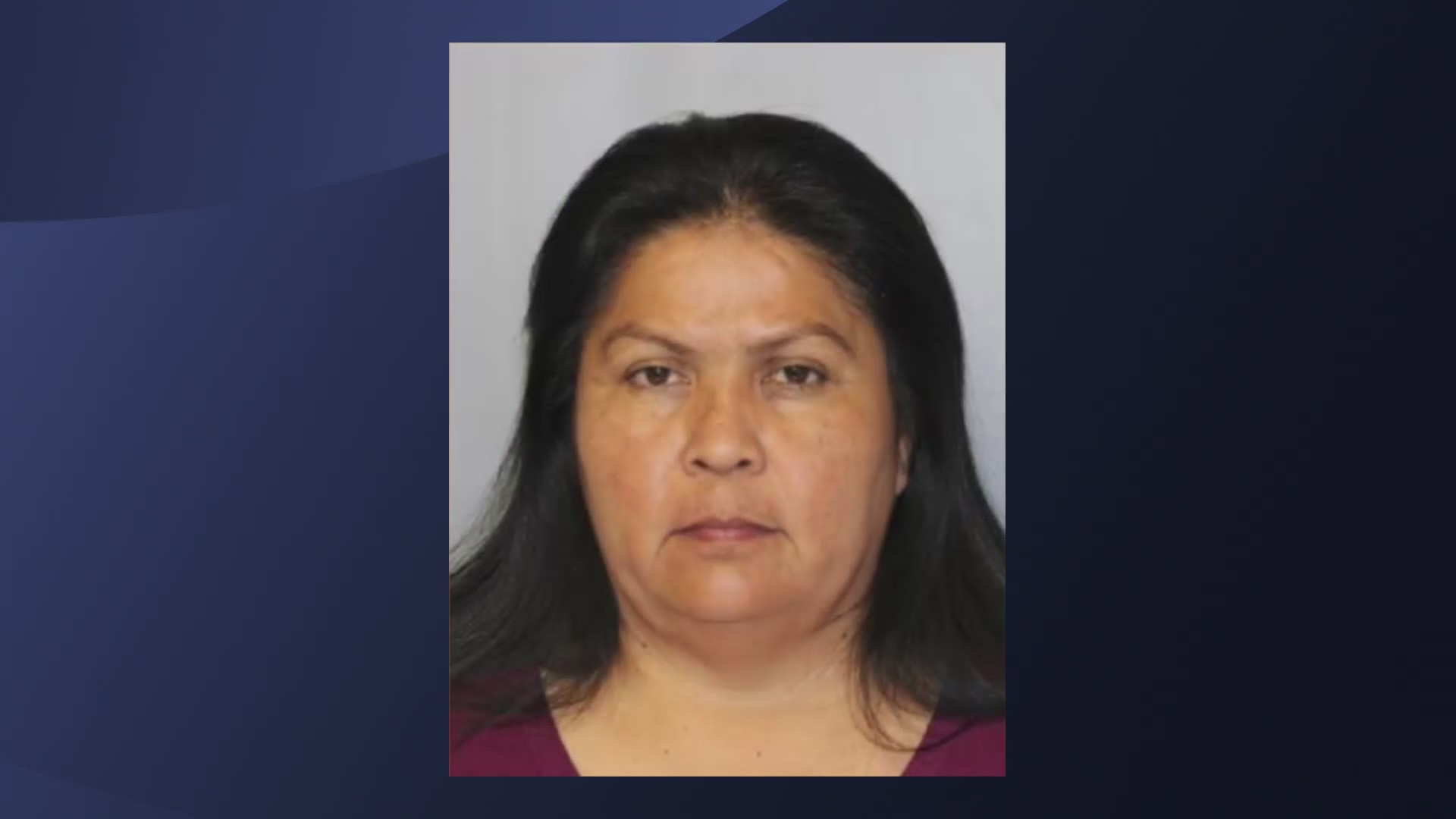 Mujer es acusada de DUI tras arrollar a un agente de policía y huir de ...