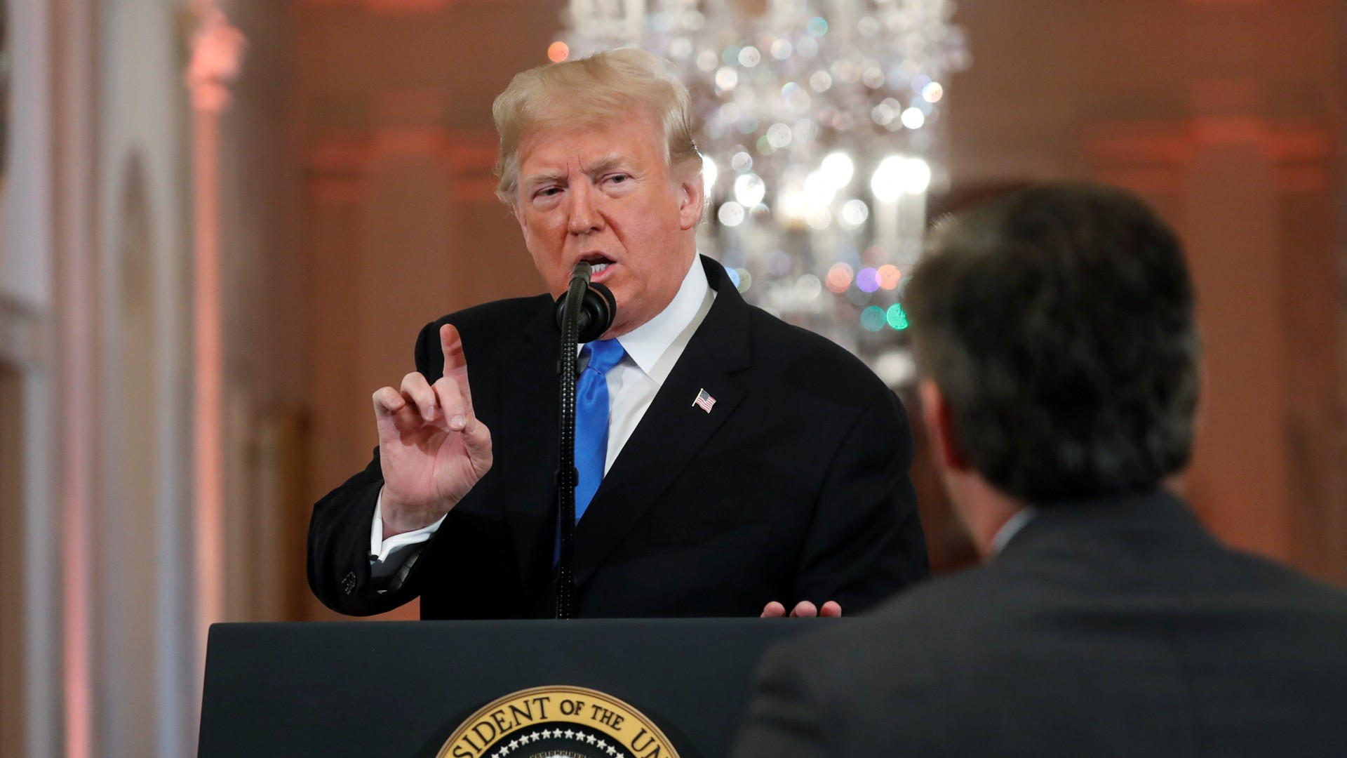 El enfrentamiento entre Trump y un periodista hispano de CNN sobre la ...