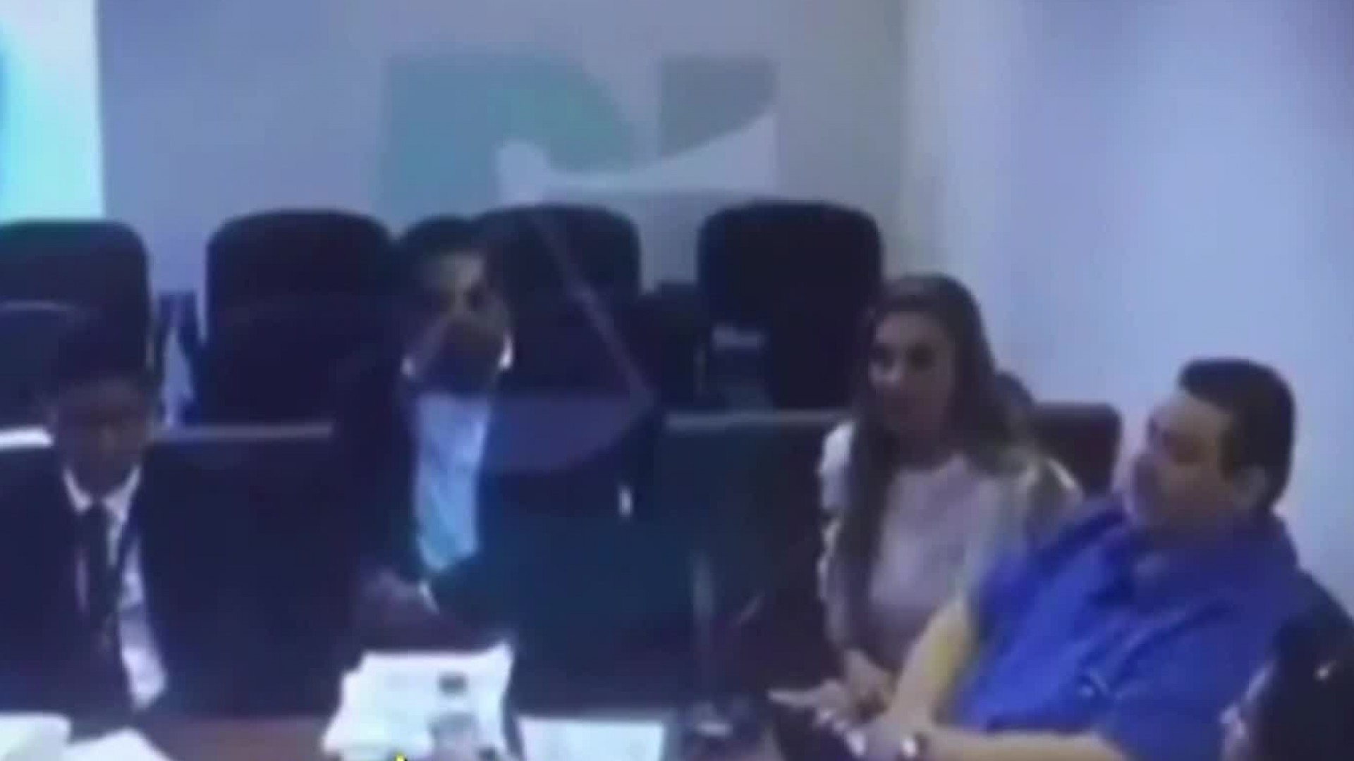 El video en el que la esposa del ex CEO de Amazon México lo denuncia ...