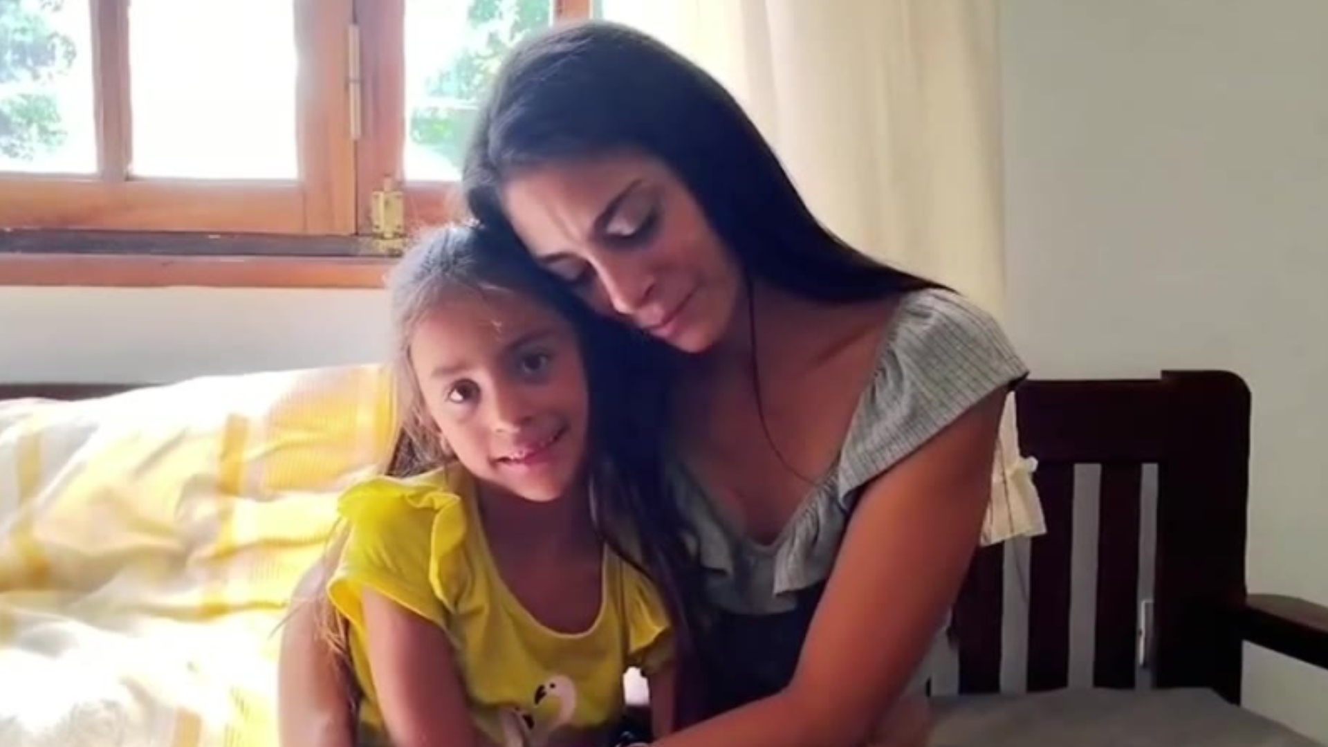 Madre e hija sobrevivieron al impacto de una avioneta en Argentina: la mujer necesita dos ...